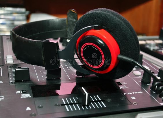 Auriculares DJ: La Guía Definitiva 🎛️